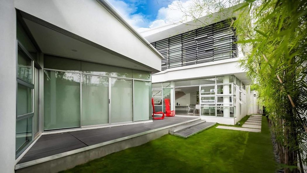 Line Graph House by Zubu Design Associates | HomeAdore